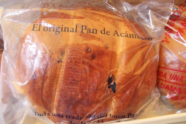 Lluvia de pan de Acámbaro, tradición y generosidad mexicana